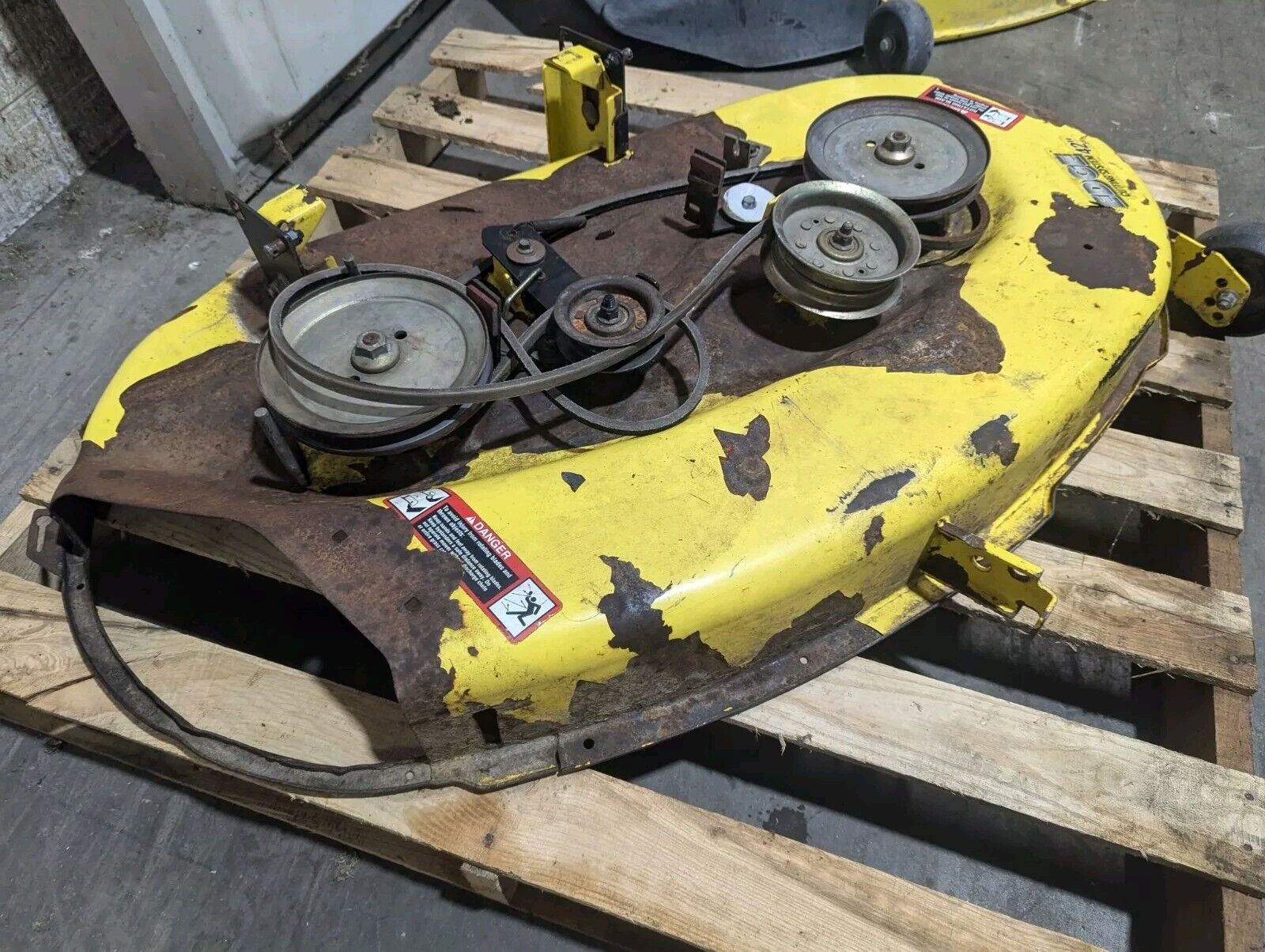 John Deere L100, L105, L111, L118 (42") Mower Deck Assembly (As Is) Re ...