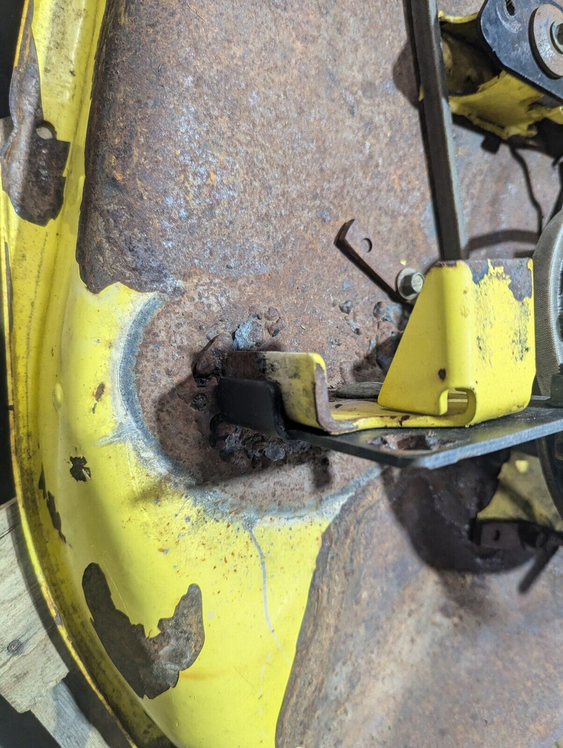 John Deere L100, L105, L111, L118 (42") Mower Deck Assembly (As Is) Re ...