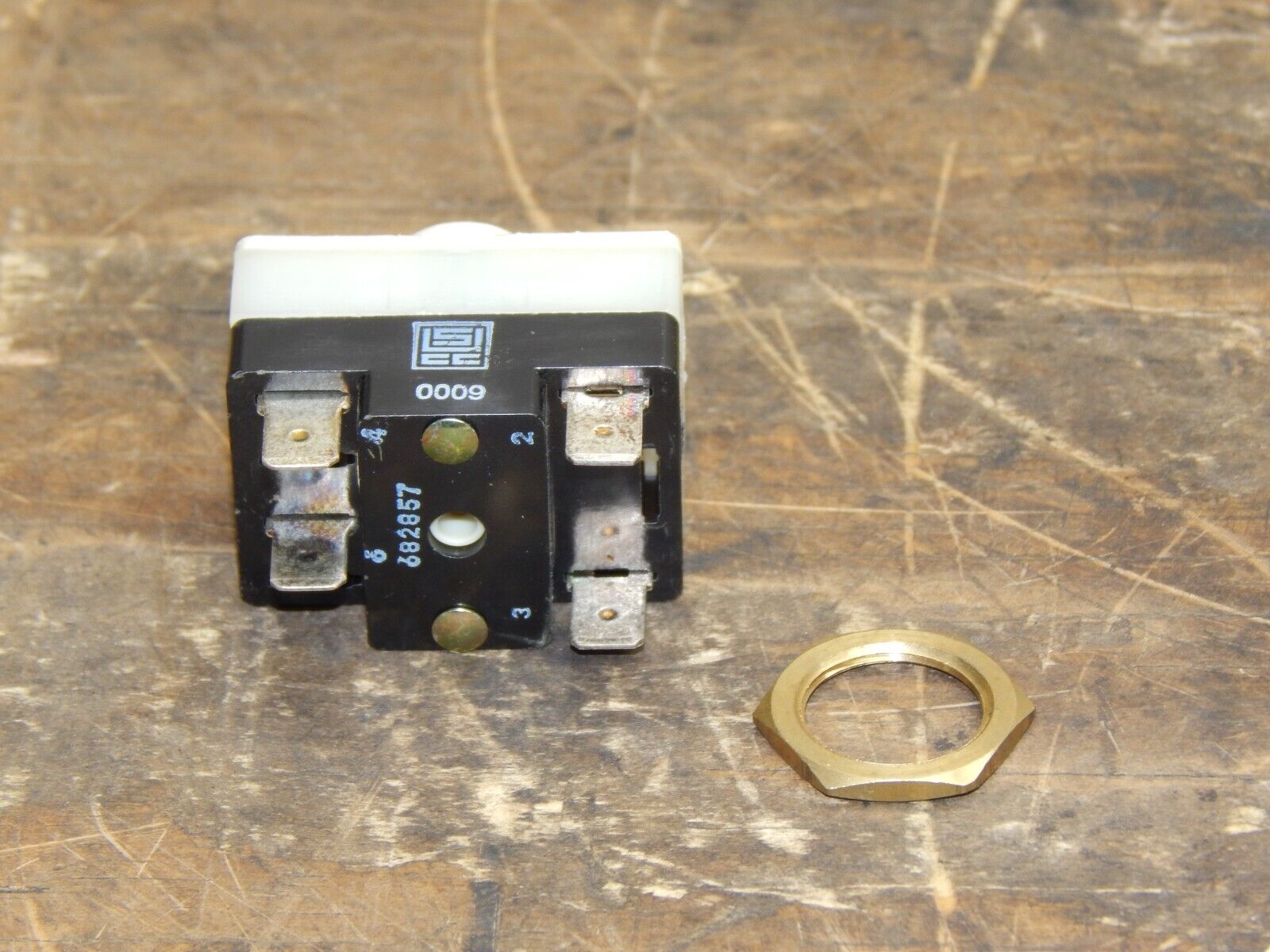 TORO key switch 682857 – Adams Small Engine LLC