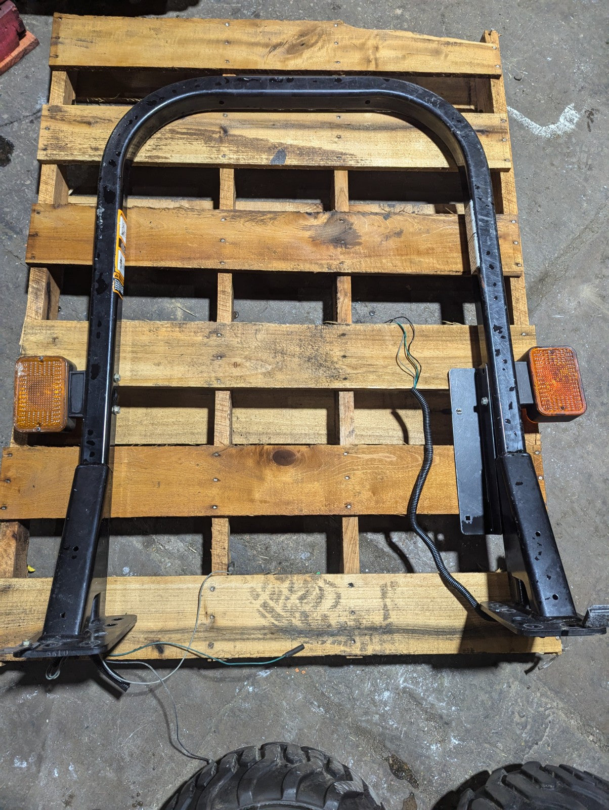 John Deere 2305 2210 ROLL BAR ROPS With Lights LVA801852 – Adams Small ...