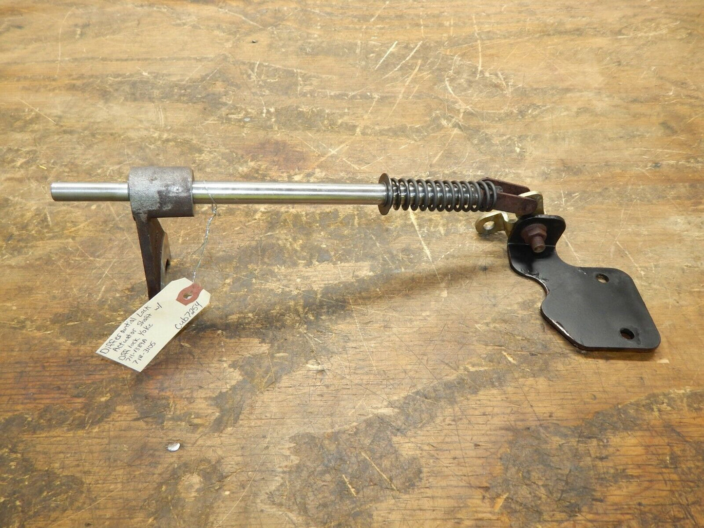 Cub Cadet 7254 Sub Compact Tractor 4WD- Diff Lock Actuator Shaft W/Dif ...
