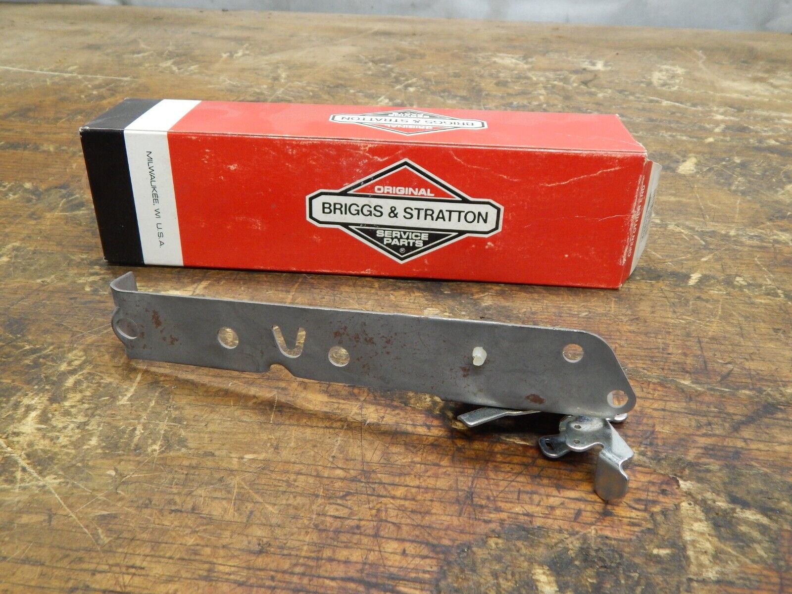 OEM Genuine Briggs & Stratton Control Bracket 494632 – Adams Small ...