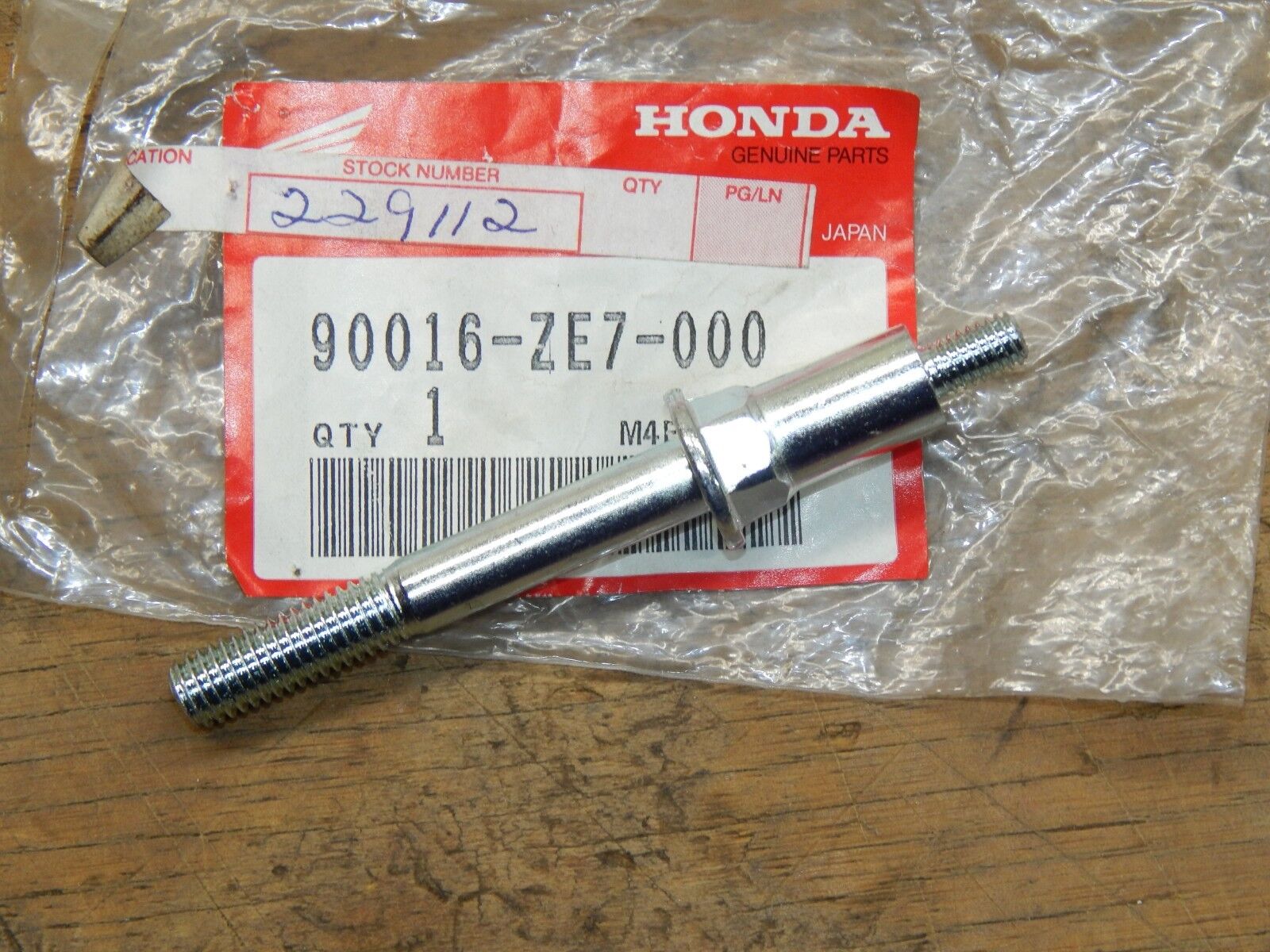 Honda OEM Bolt, Tank Stay #90016-ZE7-000 QTY.1-NEW – Adams Small Engine LLC