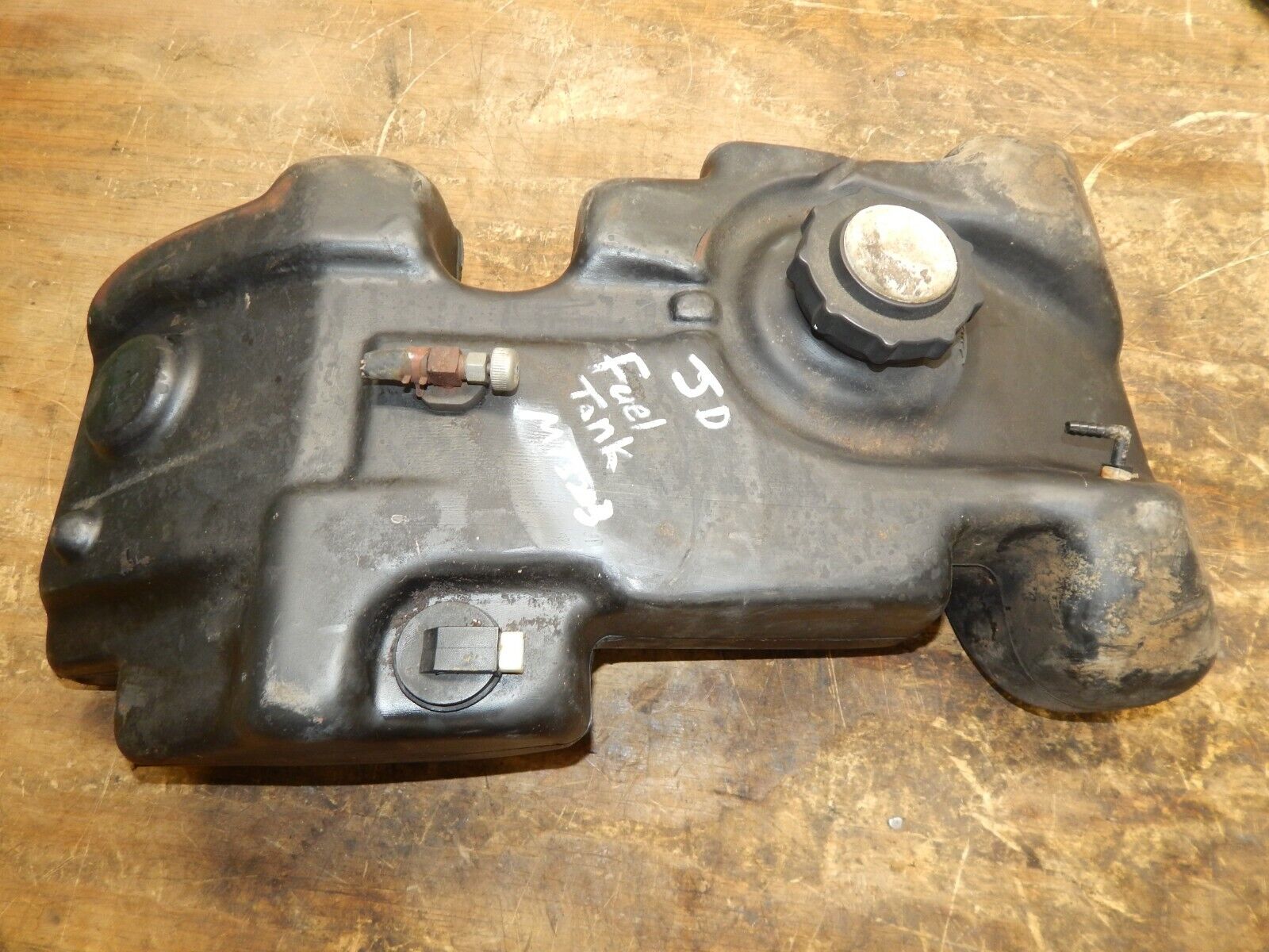 John Deere Fuel Tank M73203 – Adams Small Engine LLC